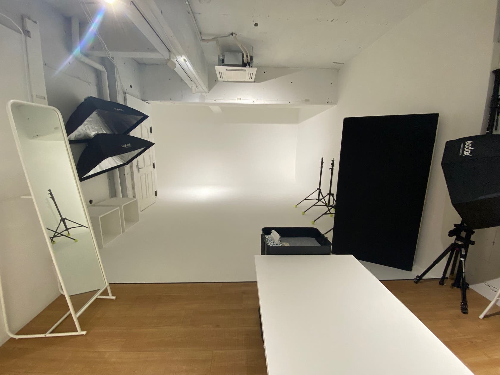 【練馬徒歩4分】HP完成記念！高3.3×横6ｍ白ホリ、トップライトの打てるレンタル撮影スタジオの写真8