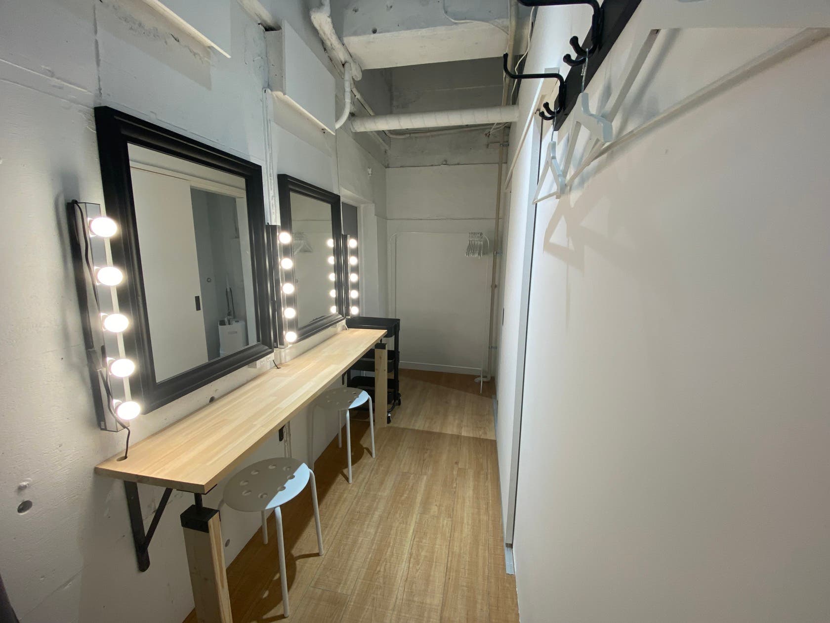 【練馬徒歩4分】HP完成記念！高3.3×横6ｍ白ホリ、トップライトの打てるレンタル撮影スタジオの写真18