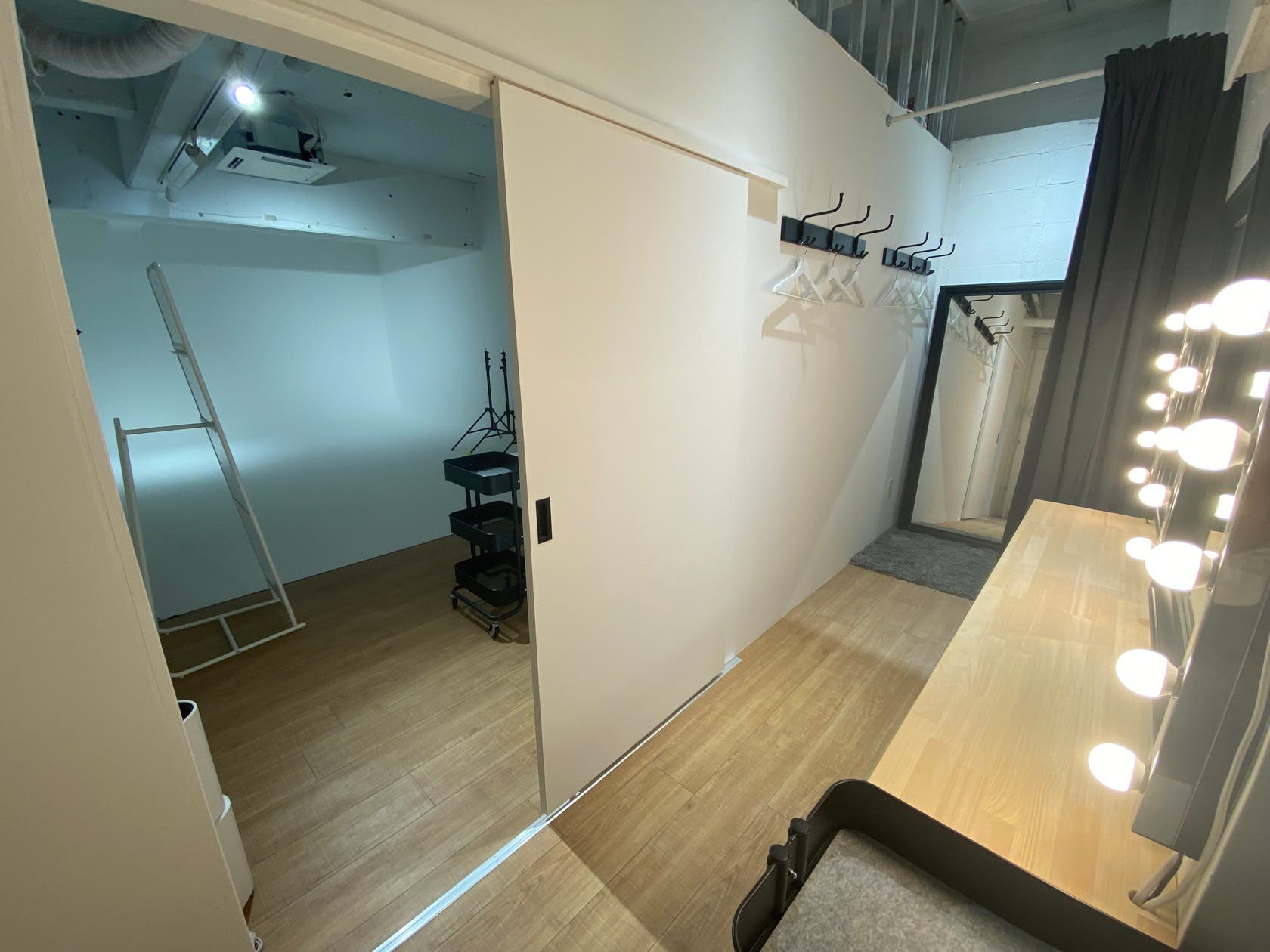 【練馬徒歩4分】HP完成記念！高3.3×横6ｍ白ホリ、トップライトの打てるレンタル撮影スタジオの写真19