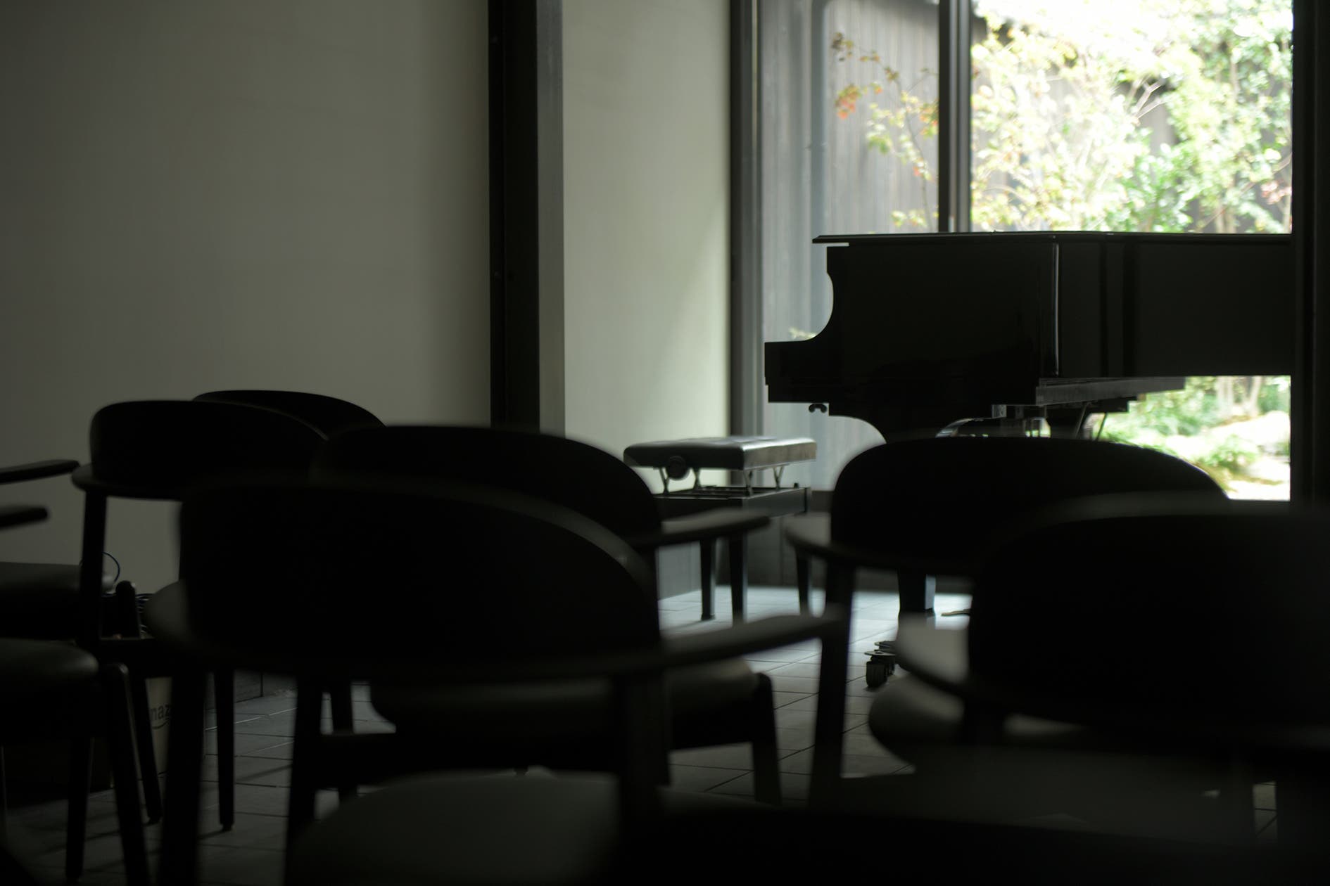 地下鉄五条駅から徒歩８分、坪庭の緑が美しい京都町家の防音音楽スタジオです。の写真2