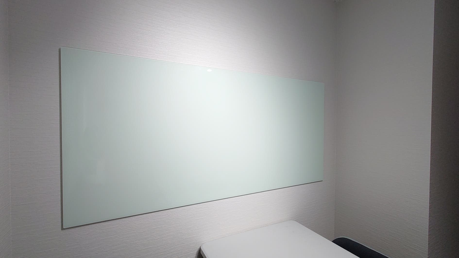 【博多駅徒歩圏内】半防音で重要な会議にも◎/テレワーク/勉強会に！最大6名/Wi-Fiプロジェクター完備の写真5