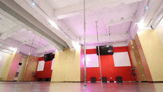 【料金値下げ】【西川口駅徒歩1分の駅チカ】ポールダンスルーム♪大会基準ポール設置♪シャワー・パウダールーム完備♪【スタジオF】の写真1