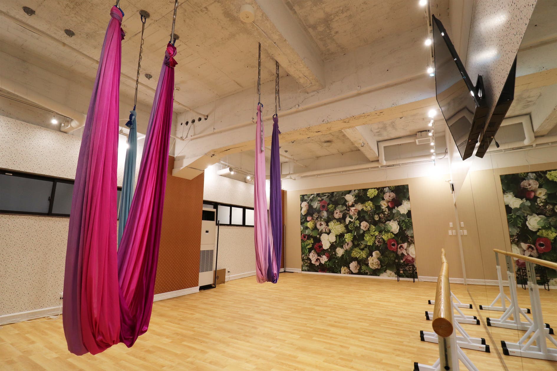 【料金値下げ】【西川口駅徒歩1分の駅チカ】50㎡越え♪シャワー・パウダールーム完備♪無料オプション品多数♪【スタジオB】の写真2