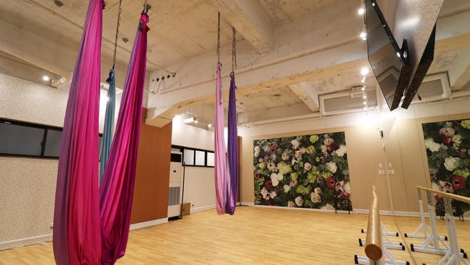 【料金値下げ】【西川口駅徒歩1分の駅チカ】50㎡越え♪シャワー・パウダールーム完備♪無料オプション品多数♪【スタジオB】の写真2