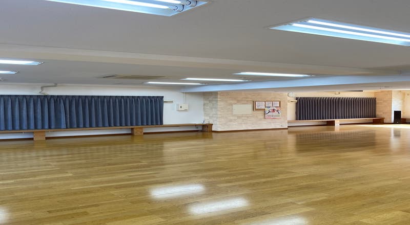 【福岡市中央区天神】50坪の広く明るいスタジオです。レンタルスタジオ・レンタルスペース・貸し会議室としてご利用ください。