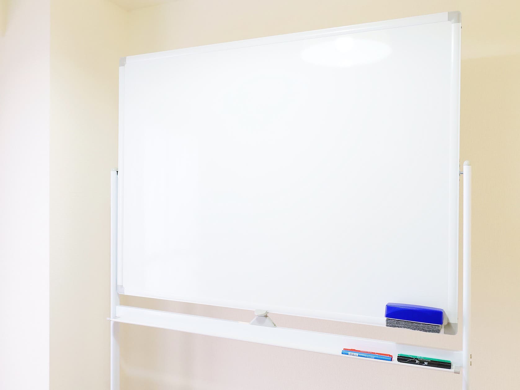 渋谷駅徒歩3分【安い・綺麗・明るい】最大6名 会議・ミーティング・撮影・レッスン・テレワーク・自習・作業に最適の写真10