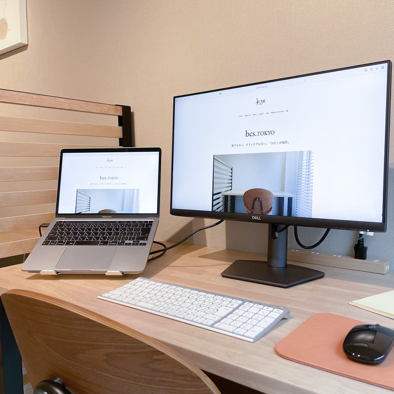 ワイドフレームレスモニターの画像1