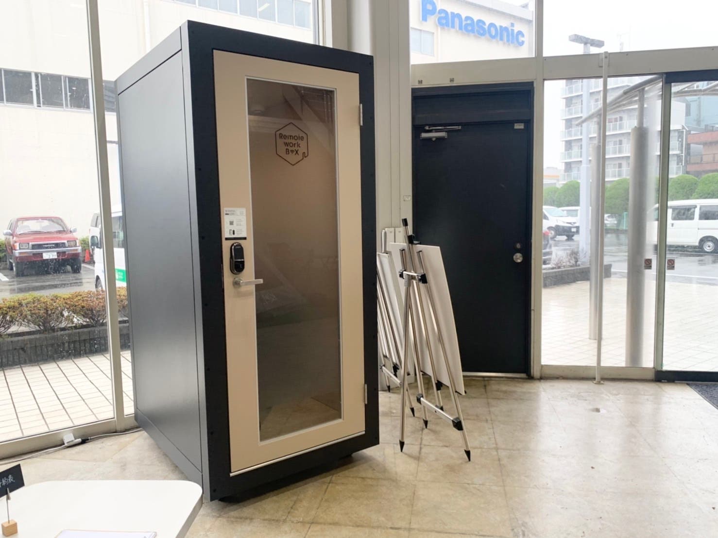 ＜RemoteworkBOX 天王洲［the DOCK］店【No.1】＞完全個室⭐️Wi-Fi無料！テレワーク/Zoom/自習の写真4