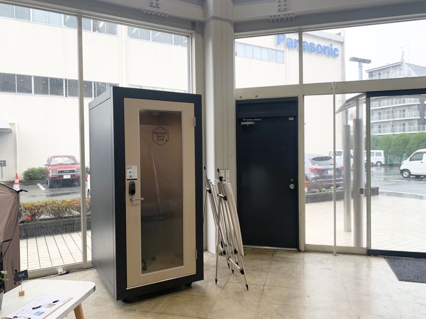 ＜RemoteworkBOX 天王洲［the DOCK］店【No.1】＞完全個室⭐️Wi-Fi無料！テレワーク/Zoom/自習の写真1