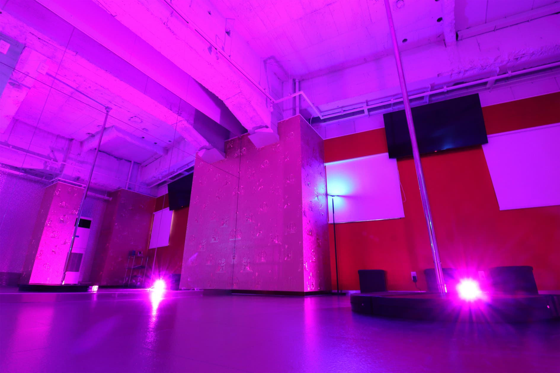 【料金値下げ】【西川口駅徒歩1分の駅チカ】ポールダンスルーム♪大会基準ポール設置♪シャワー・パウダールーム完備♪【スタジオF】の写真4