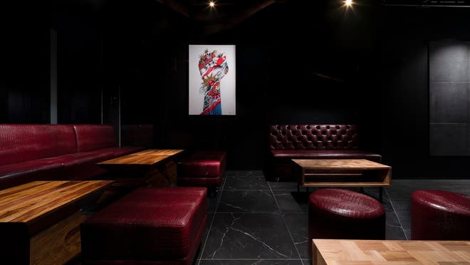 渋谷から徒歩5分の見たことないようなオシャレなバックバーのあるバーの写真5