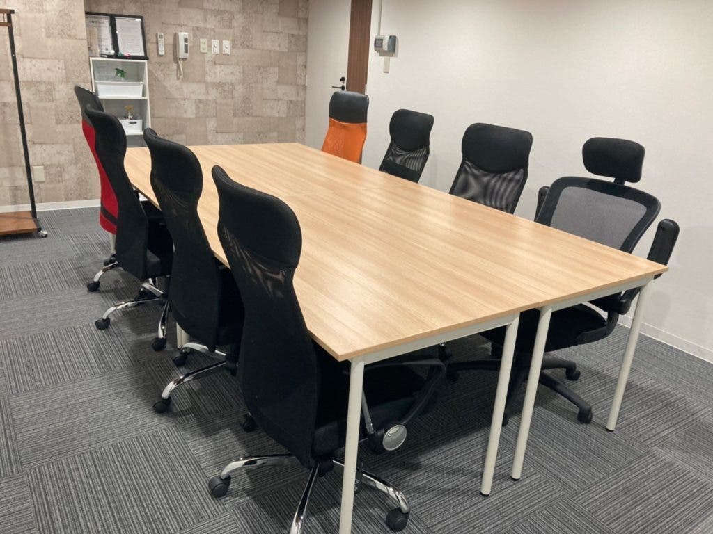 広瀬通 【3階第7会議室】会議・打ち合わせ／TVセット付／Wi-fi・ホワイトボード有り／高機能チェア／8名様用の写真5