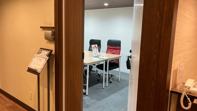 広瀬通 【3階第7会議室】会議・打ち合わせ/TVセット付/Wi-fi・ホワイトボード有り/高機能チェア/8名様用の写真8