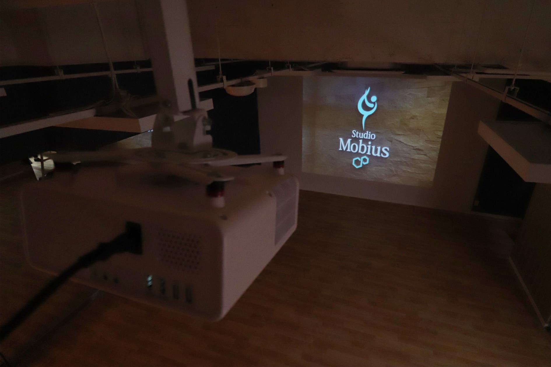 【料金値下げ】【駅徒歩1分の駅チカ】プロジェクター備え付け♪・パウダールーム完備♪無料オプション品多数♪【スタジオE】の写真8