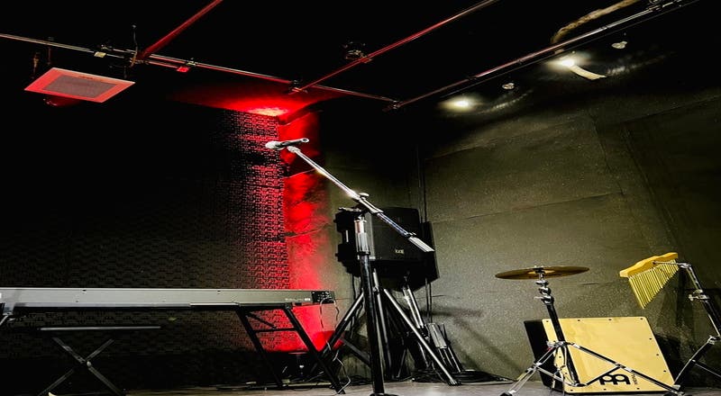 【祐天寺駅徒歩7分】完全防音ピアノのある貸切イベントスペース。撮影・楽器練習・パーティ等多目的に利用可能。カフェも利用可能。