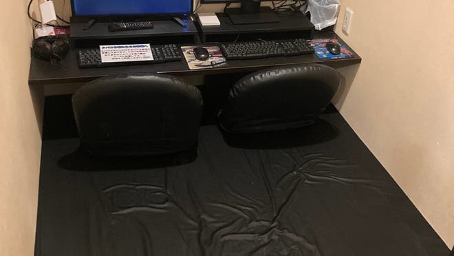 門前仲町駅から徒歩2分!ワイドフラット防音完全個室 PC2台設置使えます!の写真1