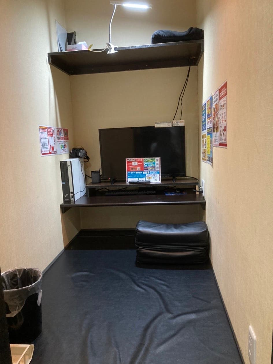 六本木駅から徒歩10秒　フラット防音完全個室　Wi-Fi使用可！テレワークや休憩にの写真3