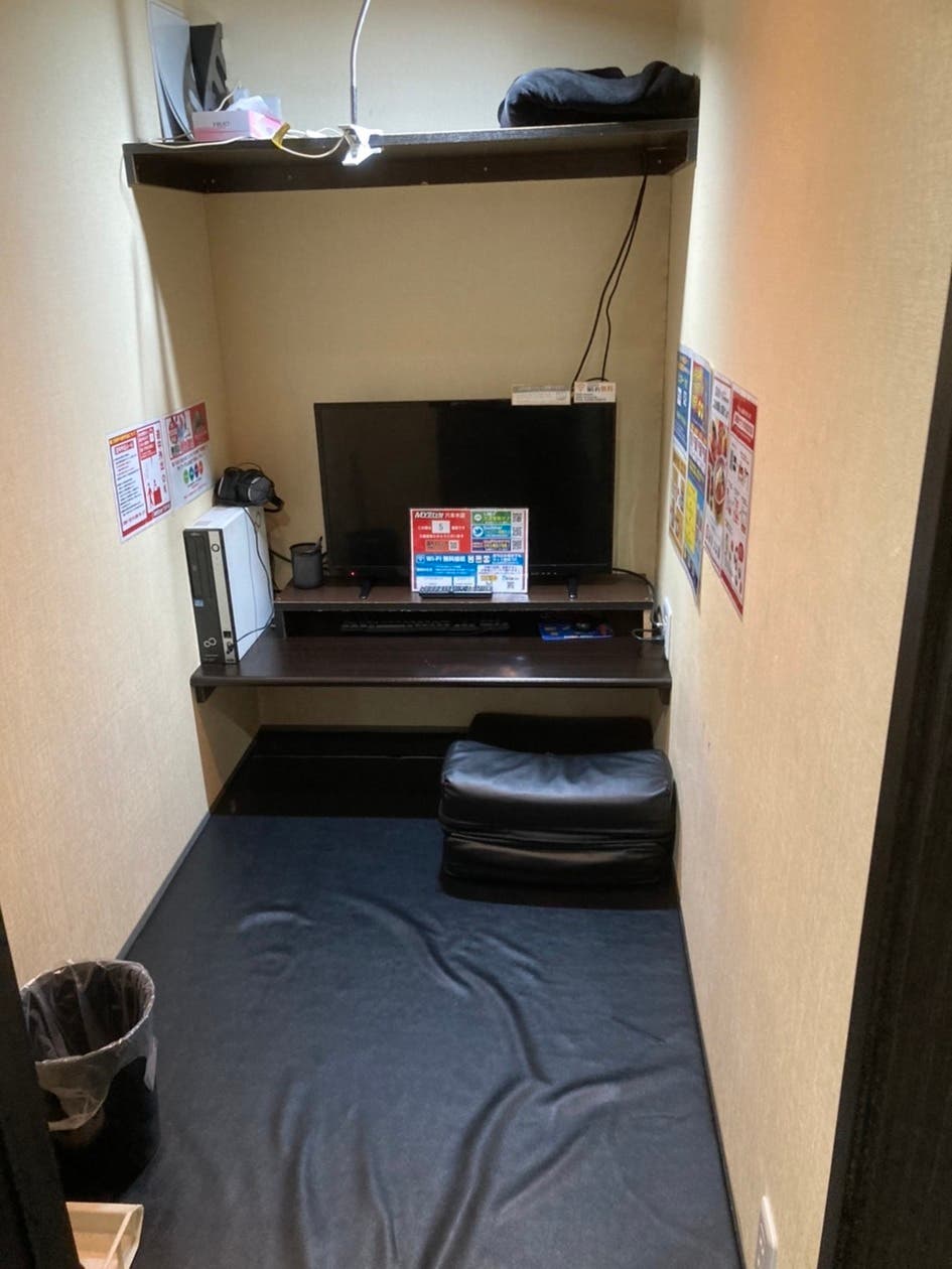 六本木駅から徒歩10秒　フラット防音完全個室　Wi-Fi使用可！テレワークや休憩にの写真4