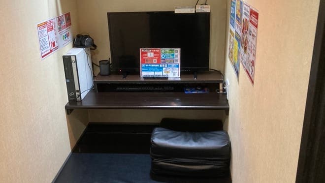 六本木駅から徒歩10秒 フラット防音完全個室 Wi-Fi使用可!テレワークや休憩にの写真4