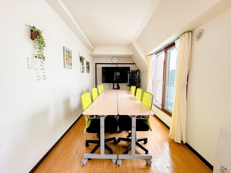 エアコン有！地域最安！狸小路1分ドンキ近！12名可 完全個室 55型モニタ/光WiFi/FireTV/Bluray/施術台全無料の写真5