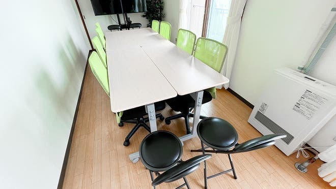 エアコン有!地域最安!狸小路1分ドンキ近!12名可 完全個室 55型モニタ/光WiFi/FireTV/Bluray/施術台全無料の写真10