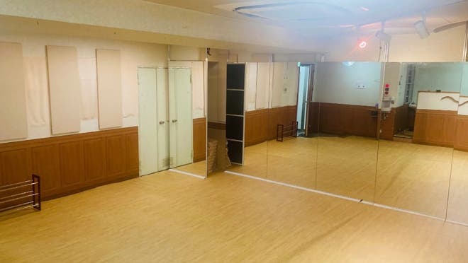【広々33㎡】【駒込駅5分】ダンス・楽器・演劇、完全防音、特大鏡【幅5.4m 】、ネット光回線、レンタルスタジオSunny駒込店の写真3
