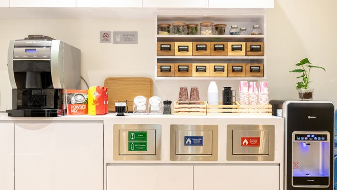 【池袋西口徒歩3分】8名用会議室#Wi-F#電源i#フリードリンク#コンシェルジュ#ホワイトボードの写真2