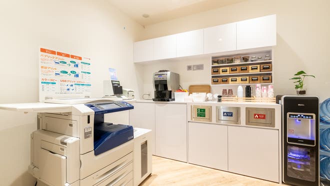 【池袋西口徒歩3分】8名用会議室#Wi-F#電源i#フリードリンク#コンシェルジュ#ホワイトボードの写真3