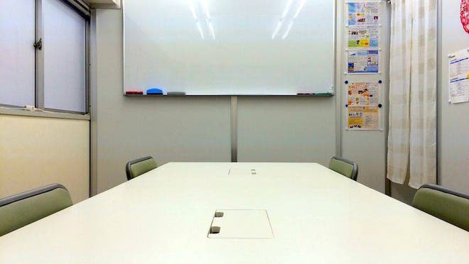 【会議室C★池袋駅徒歩5分★直前申込歓迎】駅ちか・やすい・きれい・高速Wi-Fiありの写真1