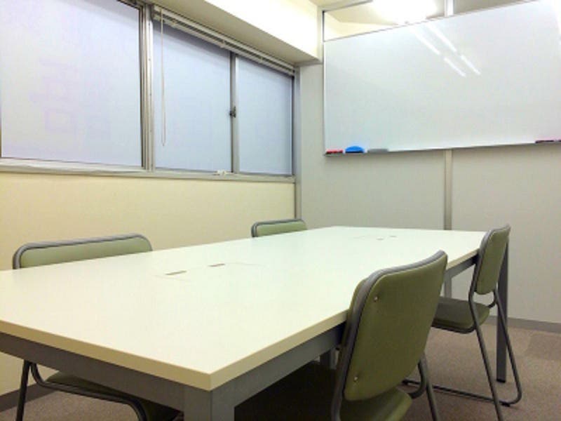 【会議室C★池袋駅徒歩5分★直前申込歓迎】駅ちか・やすい・きれい・高速Wi-Fiありの写真2