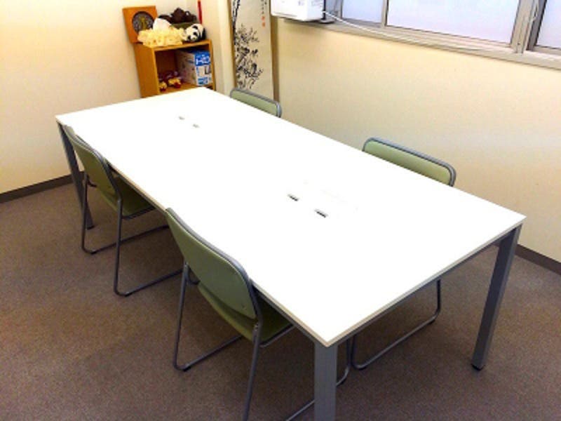 【会議室C★池袋駅徒歩5分★直前申込歓迎】駅ちか・やすい・きれい・高速Wi-Fiありの写真4