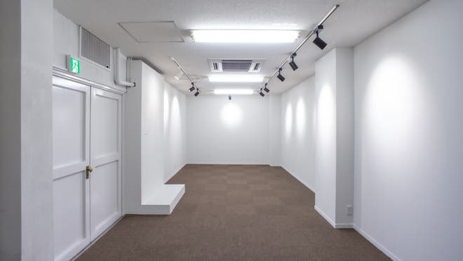 東京駅の近く・宝町駅徒歩3分・広さ34㎡・シンプルな白い空間・様々なアーティスト様にご利用していただけますの写真1