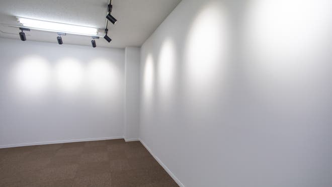 東京駅の近く・宝町駅徒歩3分・広さ34㎡・シンプルな白い空間・様々なアーティスト様にご利用していただけますの写真2