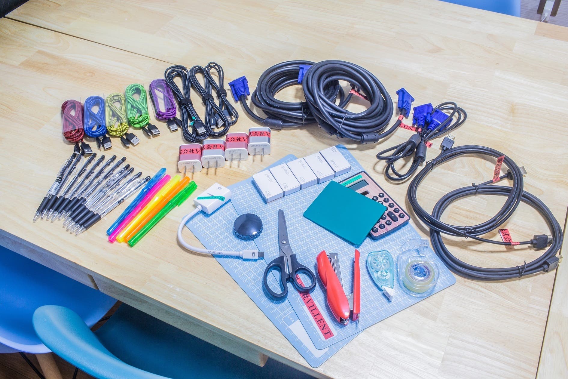 P2.P4出口2分/最大17名/設備無料/光高速Wifi/ﾌﾟﾛｼﾞｪｸﾀｰ/ﾎﾜｲﾄﾎﾞｰﾄﾞの写真14