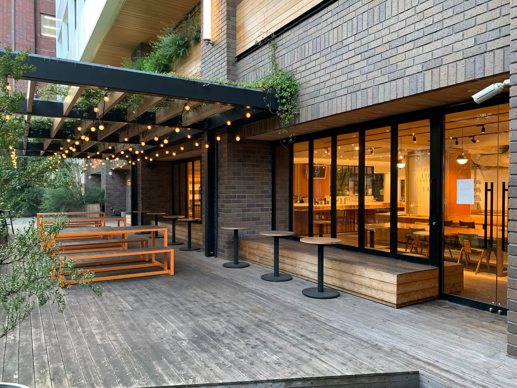 【24時間レンタル可!】最大150人収容　230㎡のゆったりカフェ空間を貸切に！！LIFULL Tableの写真14