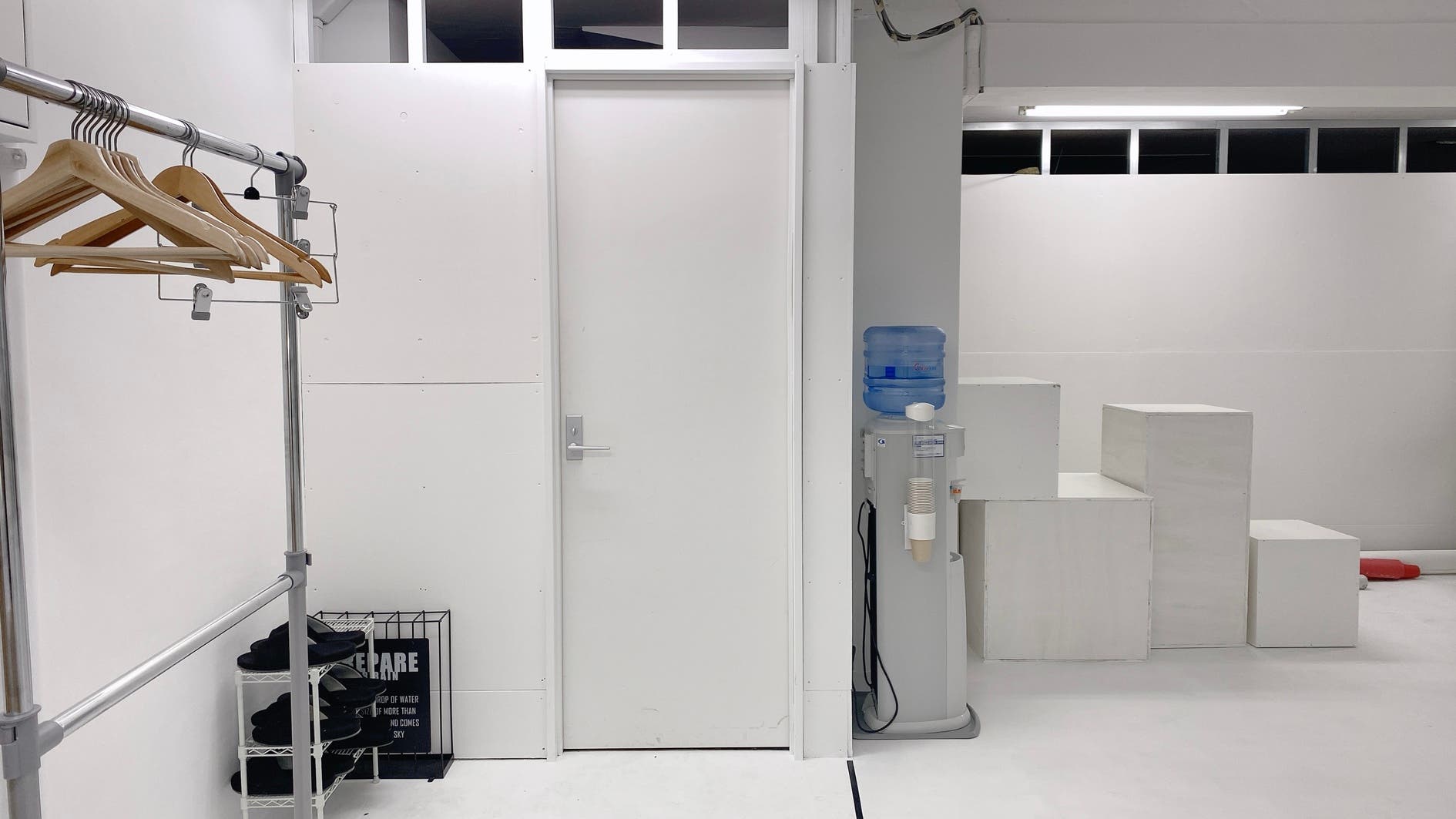 【六本木駅徒歩6分】追加オプション料金なし！自然光◎・照明/機材○ 白壁白床「aNmoda STUDIO」の写真20