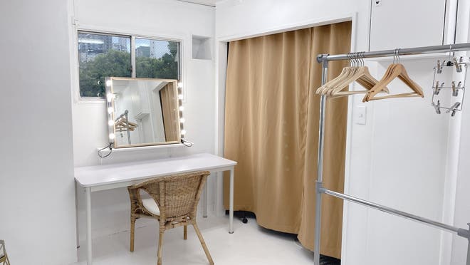 【六本木駅徒歩6分】追加オプション料金なし!自然光◎・照明/機材○ 白壁白床「aNmoda STUDIO」の写真6