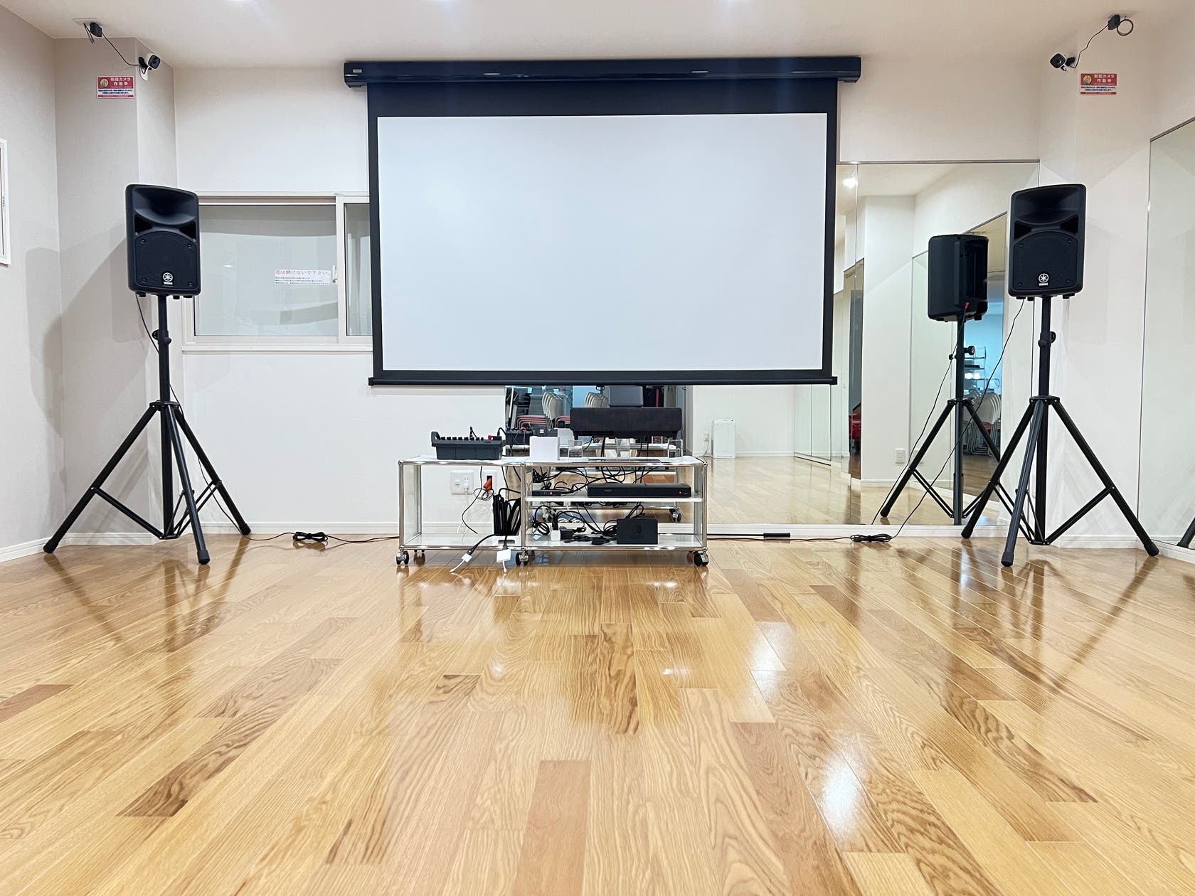 ダンスのできるスタジオ2F 駅から徒歩3分、綺麗！清潔！！フローリングの写真7