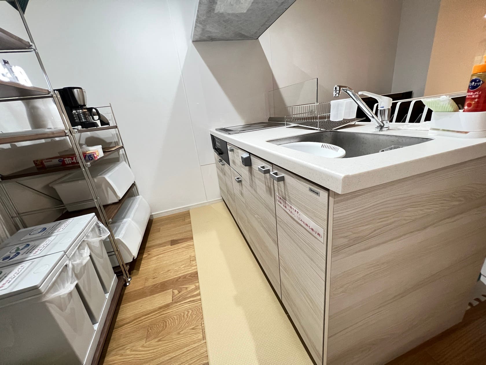 ダンスのできるスタジオ2F 駅から徒歩3分、綺麗！清潔！！フローリングの写真11