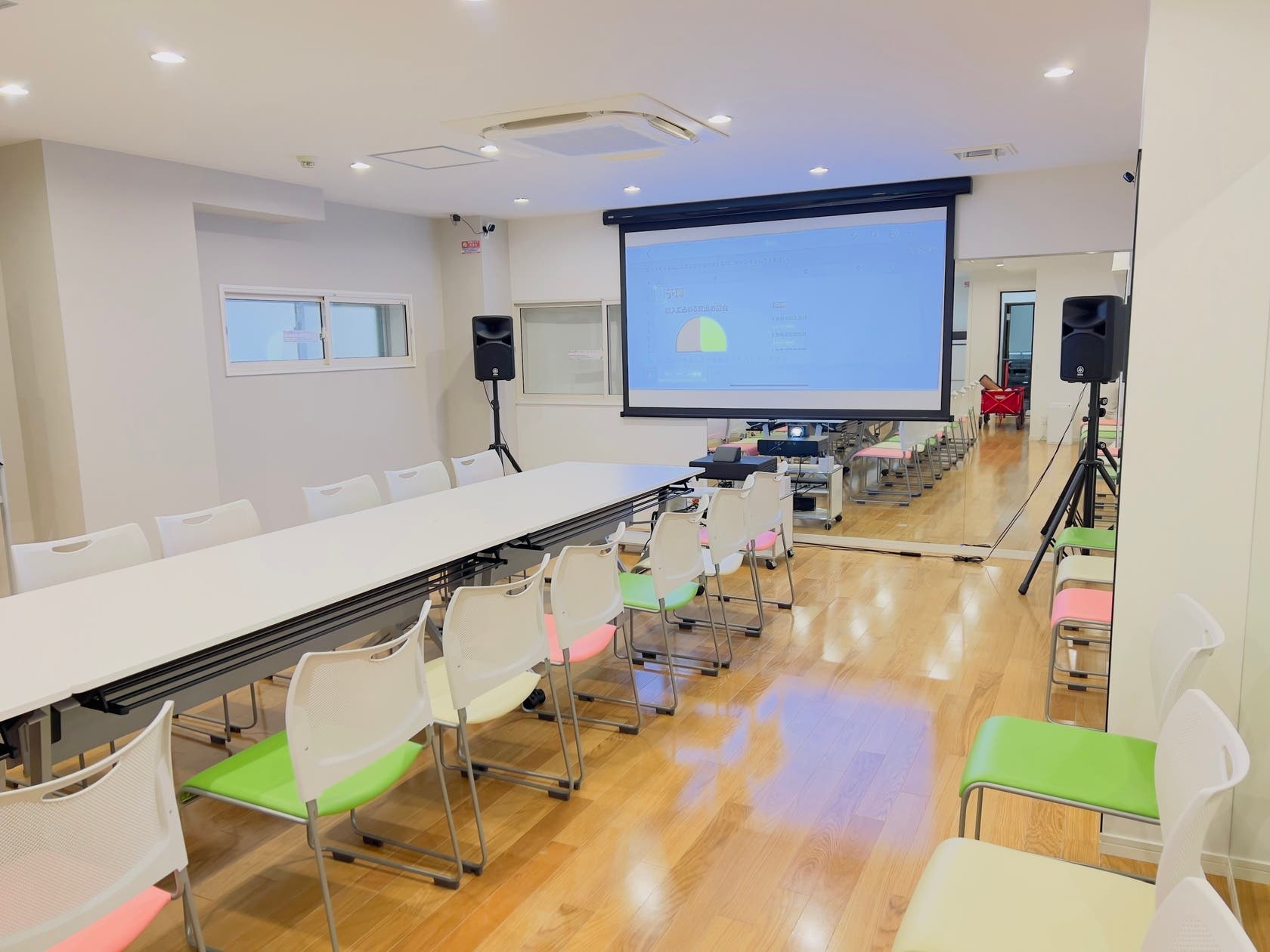 ダンスのできるスタジオ2F 駅から徒歩3分、綺麗！清潔！！フローリングの写真9