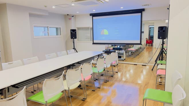 ダンスのできるスタジオ2F 駅から徒歩3分、綺麗!清潔!!フローリングの写真9