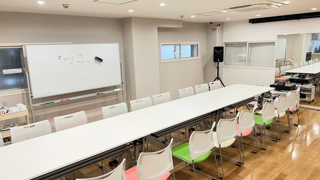 ダンスのできるスタジオ2F 駅から徒歩3分、綺麗!清潔!!フローリングの写真10