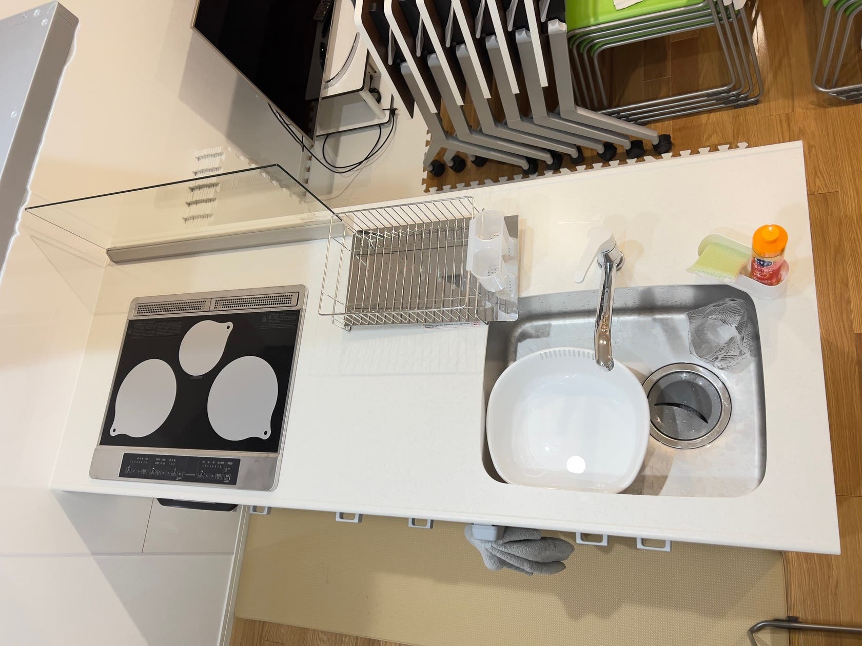 ダンスのできるスタジオ2F 駅から徒歩3分、綺麗！清潔！！フローリングの写真12