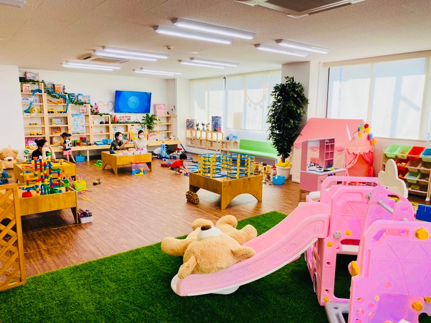 子供も楽しめる"ママ向け"イベント会場に♪"ママのための子供の遊び場"知育玩具広場そだての写真1