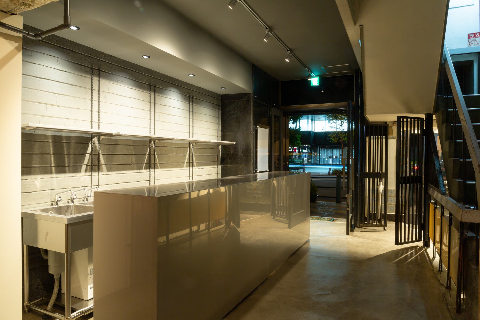 淀屋橋駅・北浜駅から徒歩5分の人気カフェエリアにある路面ポップアップスペースの写真1