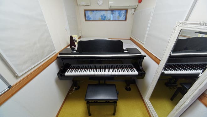 【南青山/渋谷・表参道】グランドピアノ🎸防音室《🕒24時間/要予約》⭐️教室開講OK:Aルーム【個人/法人OK】の写真2