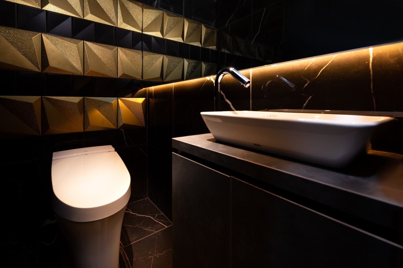 【個室最大8名様】西麻布交差点、豪華VIPラウンジ、カラオケ付個室ありの写真9