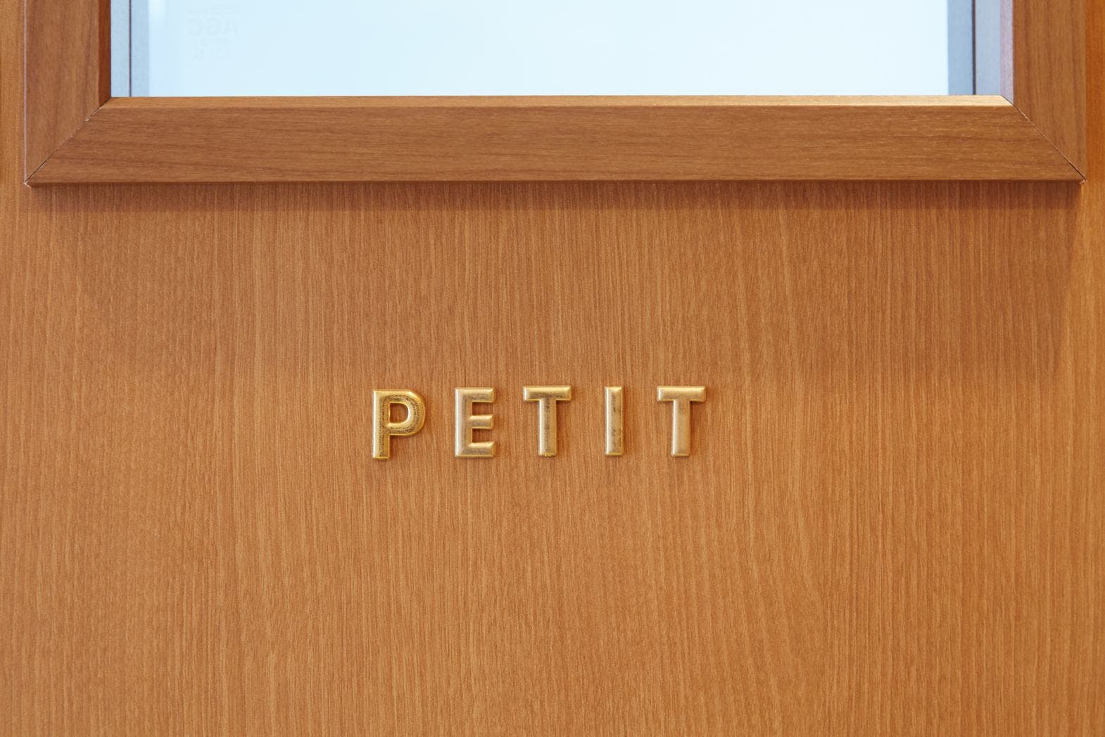 【南青山／渋谷・表参道】電子ピアノ／リモート会議🎸防音室《🕒24時間／要予約》⭐️教室開講OK：Cルーム【個人／法人OK】の写真6