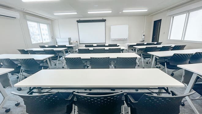 プロジェクター・スクリーン無料貸出!🚗駐車場あり🚗最大36名利用可/ドリンク付き/冷房完備/サッポロファクトリー向かいの写真1