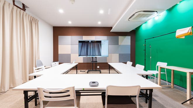 壁面大型グリーンバック・動画撮影・LIVE配信スタジオ・高速光回線・機材貸出無料、メイクルーム完備の写真4